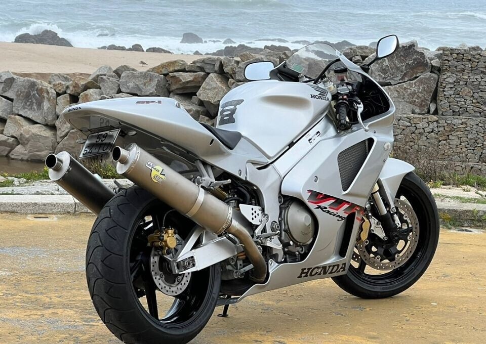 Venda - (Usada) Moto Honda VTR SP-01 136 CV 2001 | AutoAds.pt