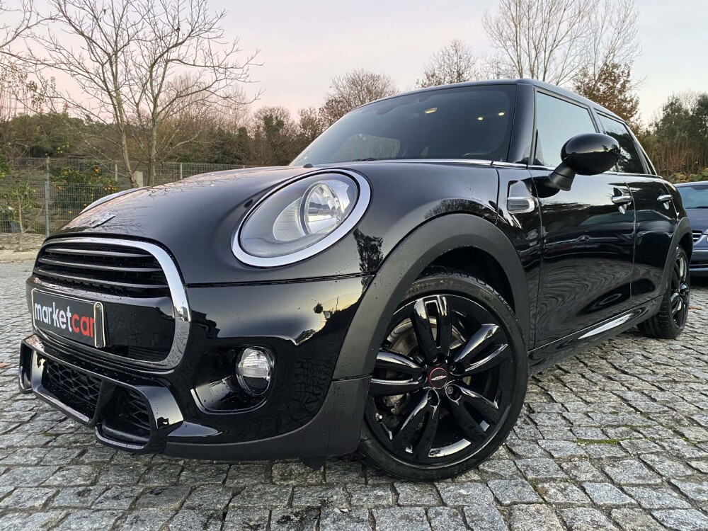 Venda - Carro Usado Mini Cooper d JCW Paket 116 CV 2016 Diesel | AutoAds.pt
