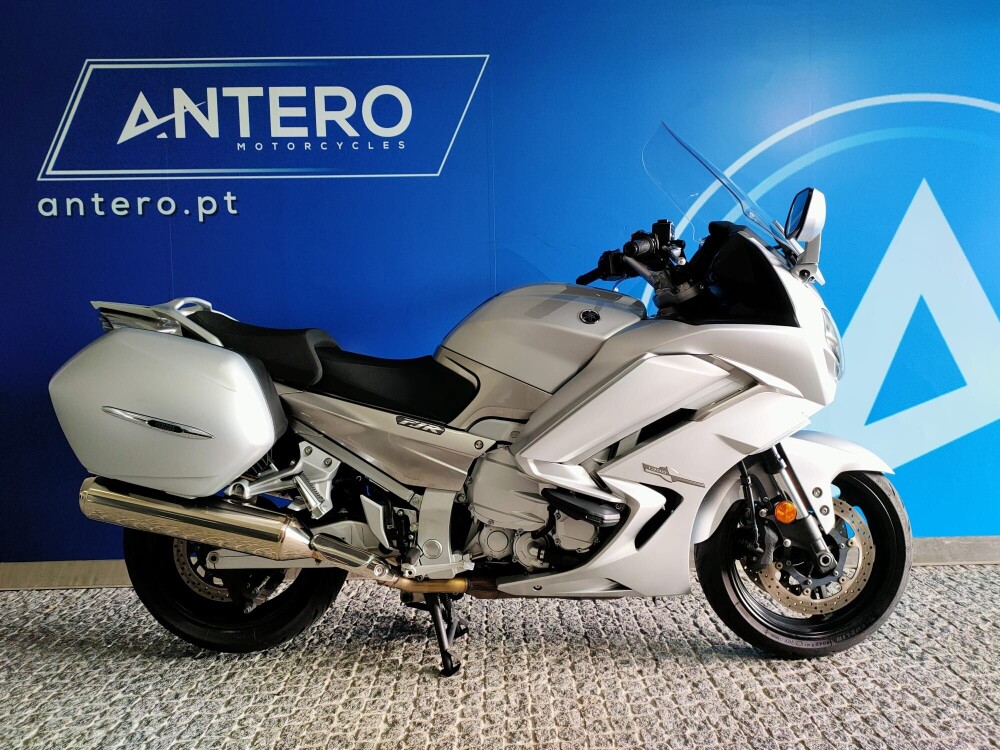 Venda - Moto Usada Yamaha FJR 1300 AE 146 CV 2016 | AutoAds.pt