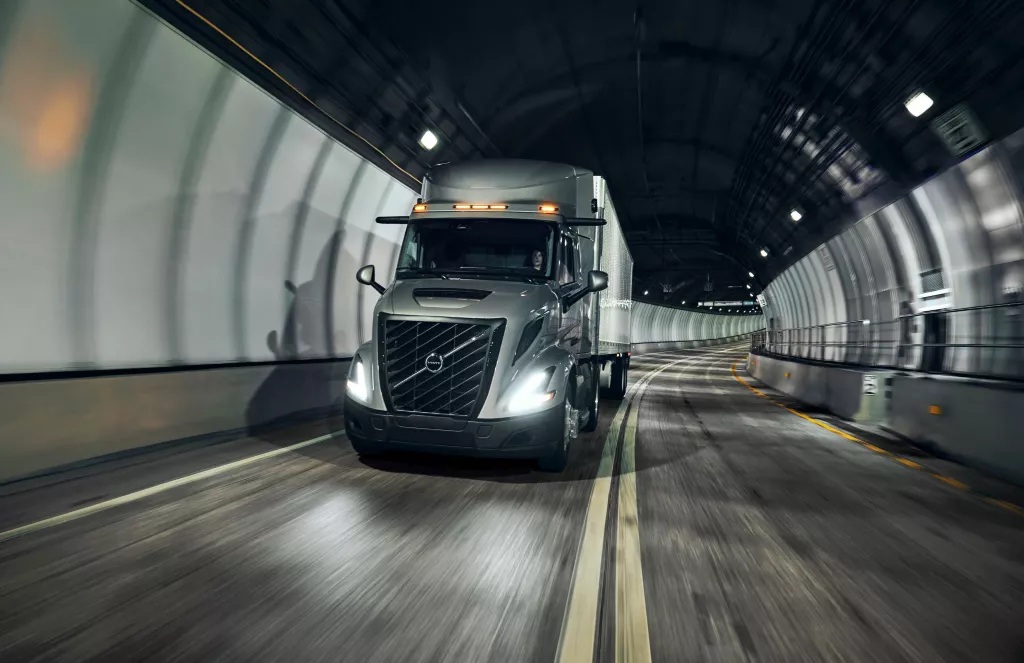 Volvo Trucks Lança Novo Volvo VNR na América do Norte | AutoAds.pt